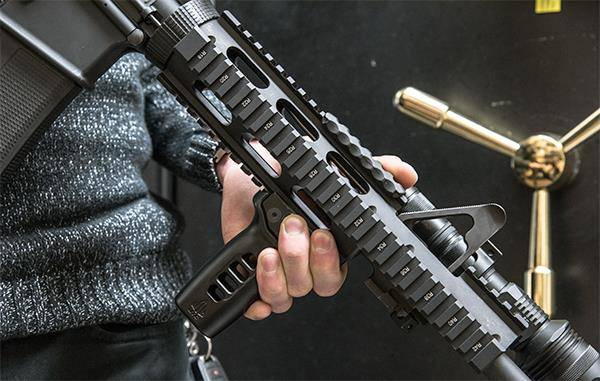 Leapers UTG Super Slim Picatinny Front Grip Black MT-FGP01